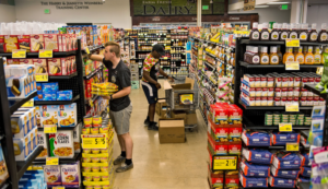 Product assortments in retail: 8 tips to optimize it in 2025