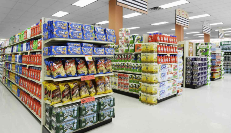 Product assortments in retail: 8 tips to optimize it in 2025