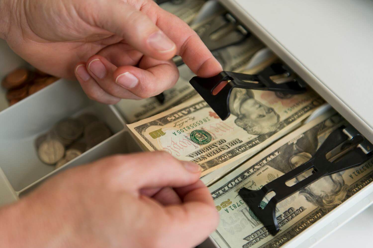 8 Steps To Set Up And Operate A Cash Register Effortlessly 8 Steps To Set Up And Operate A Cash Register Effortlessly