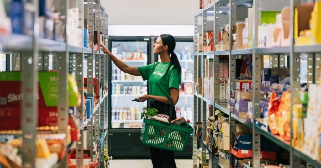 Dark stores in retail: Concept, benefits, challenges, strategies 2025